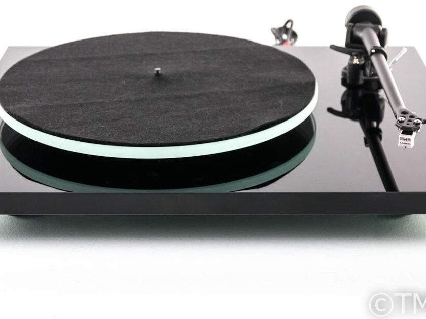 Rega Planar 2 Turntable; RB 220 Tonearm; P2; Rega Carbon MM Cartridge ...
