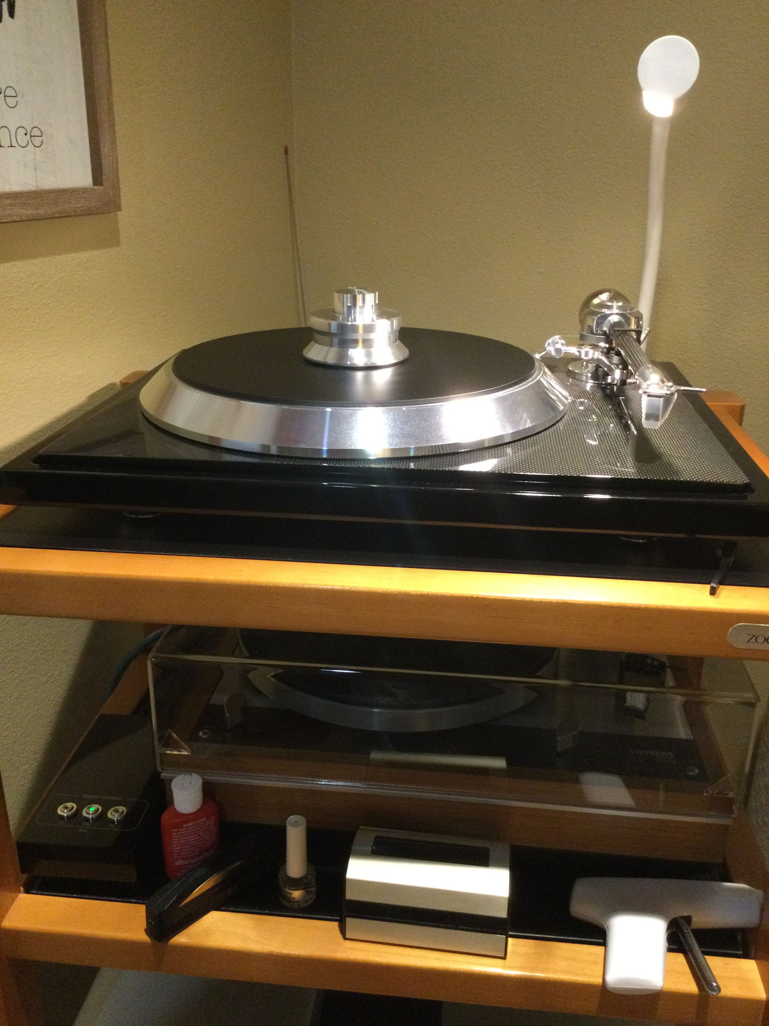 Vinyl Junkie Music Room | Virtual Listening Room