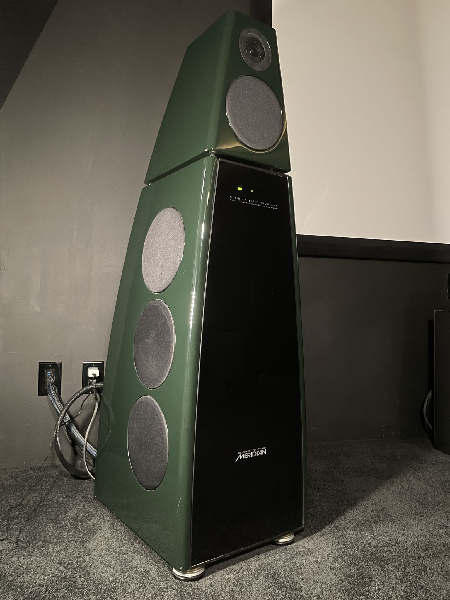 Meridian DSP-8000 (Pair) in Gorgeous Briti... For Sale | Audiogon