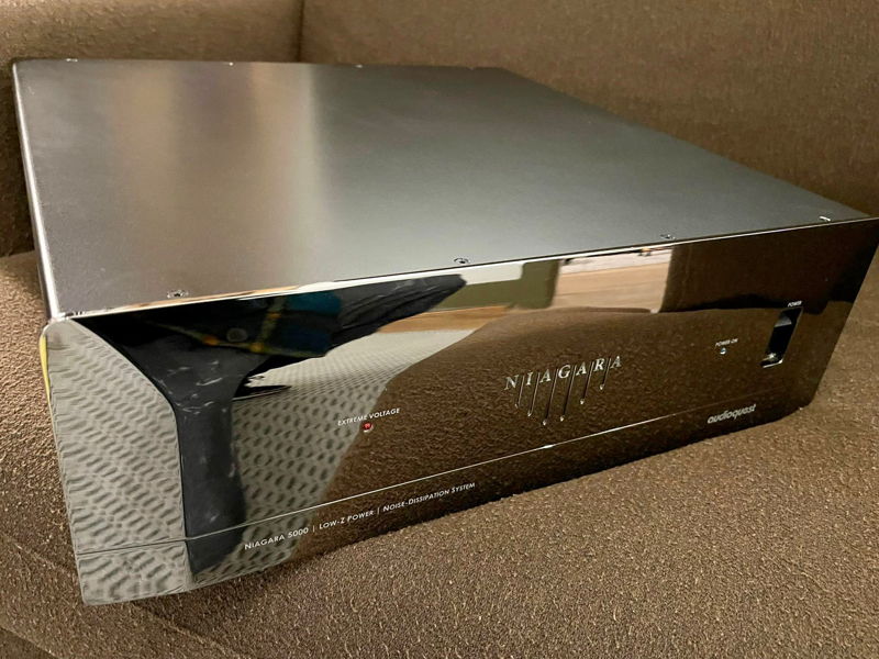 AudioQuest Niagara 5000 High Current AC po... For Sale | Audiogon