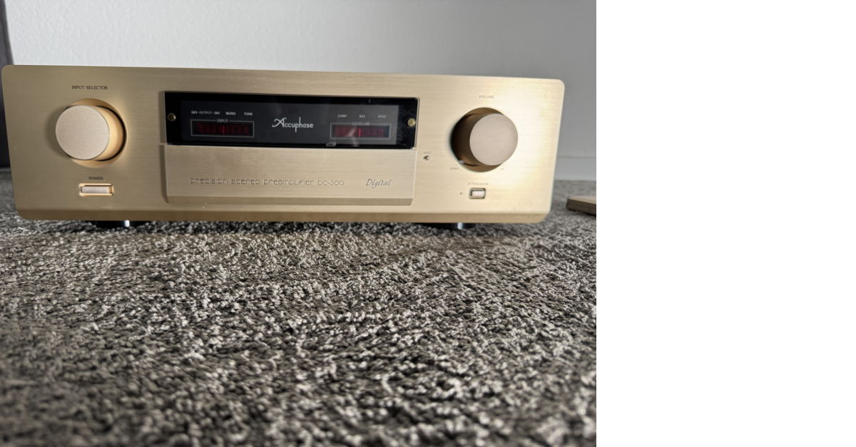 Accuphase DC-300 digital pre amplifier wit... For Sale | Audiogon