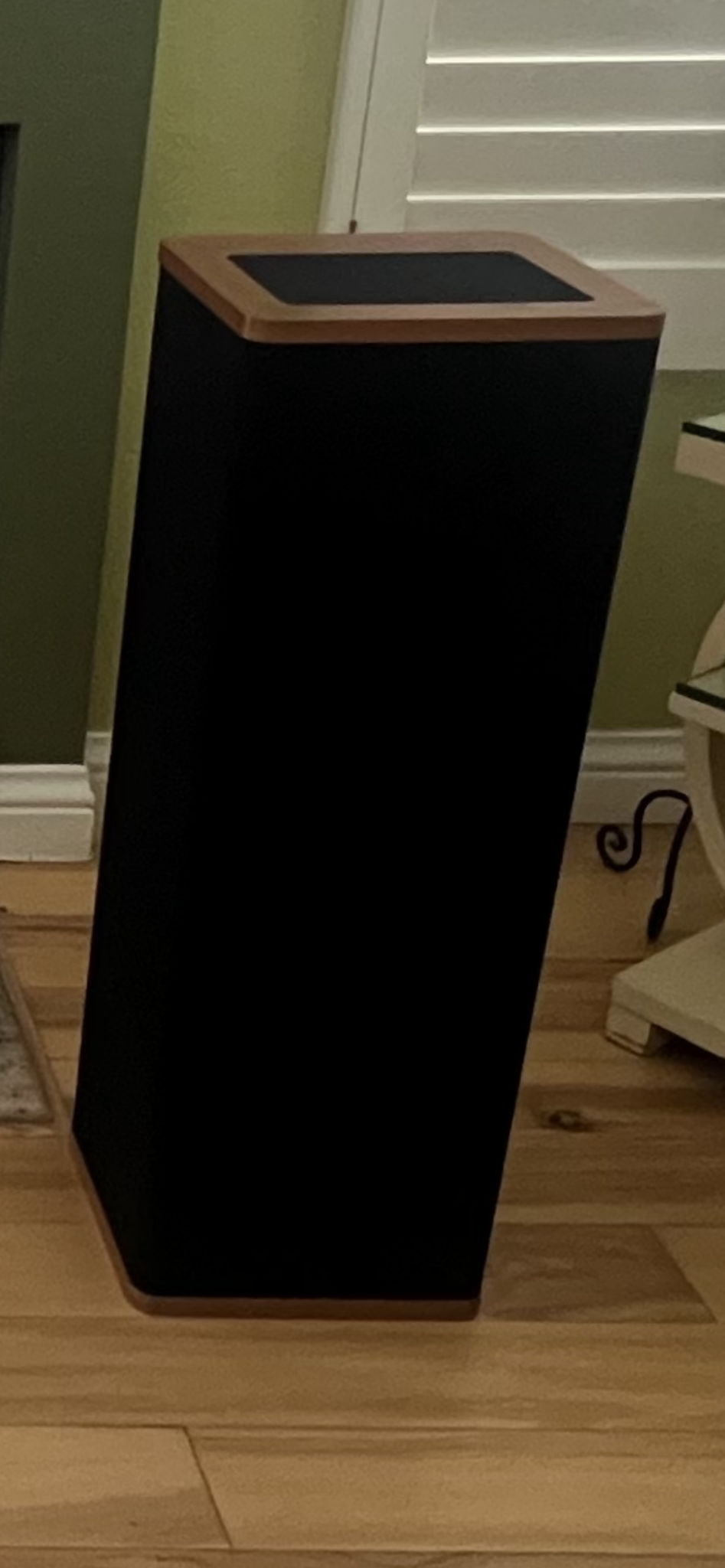 Vandersteen Model 1B For Sale | Audiogon