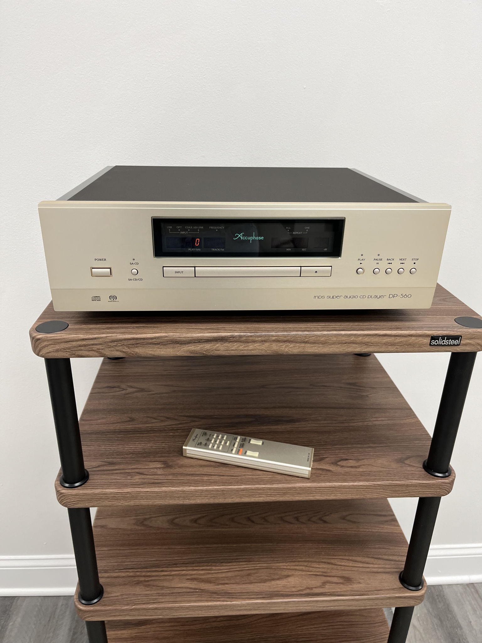 Accuphase DP-560 SACD/CD Player For Sale | Audiogon