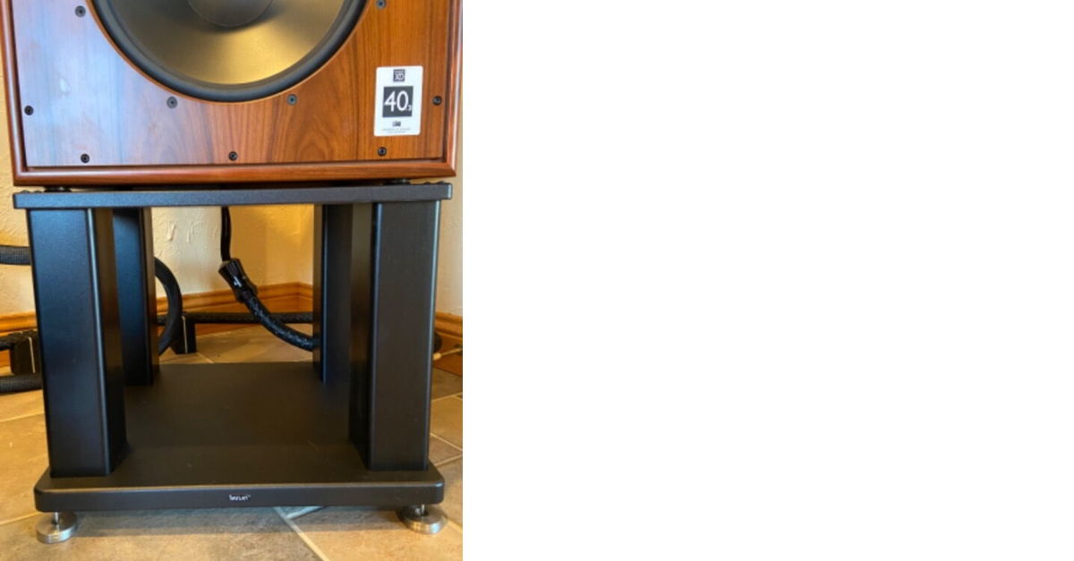 Skylan SKY-M40 stand + Q Bricks For Sale | Audiogon