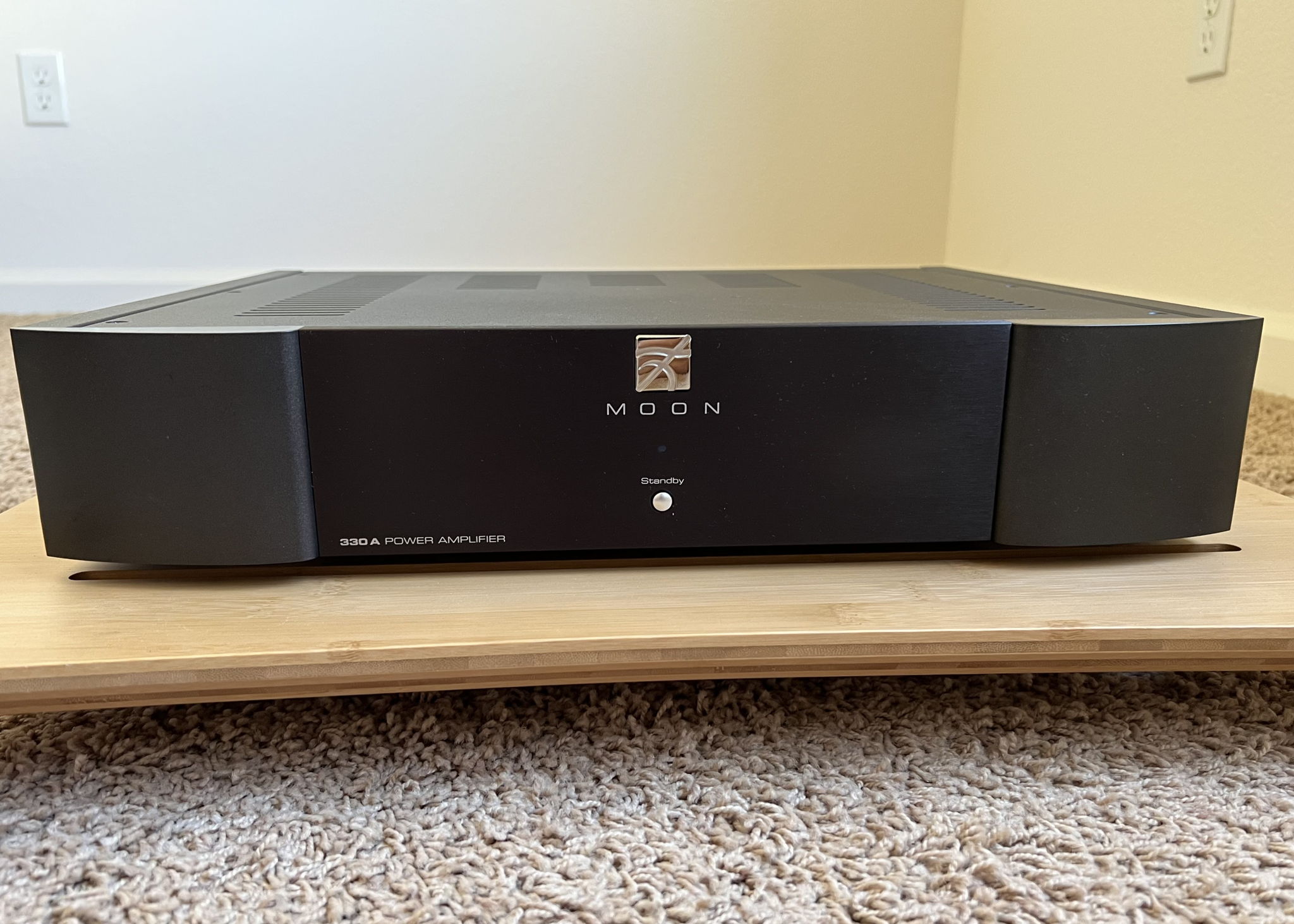 Simaudio MOON 330A Stereo Power Amplifier For Sale | Audiogon