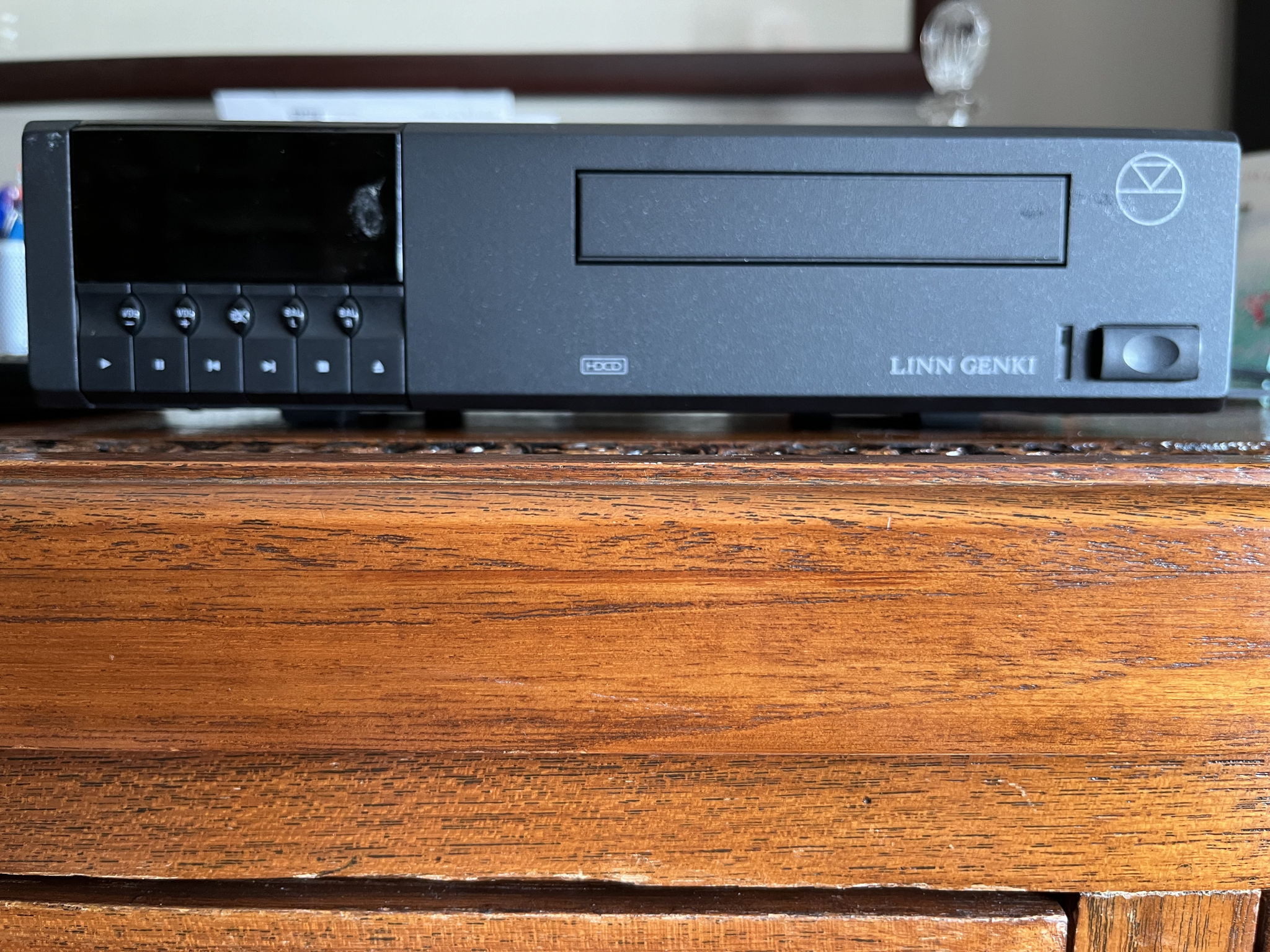 Linn Genki CD Player with Linn remote cont... For Sale | Audiogon