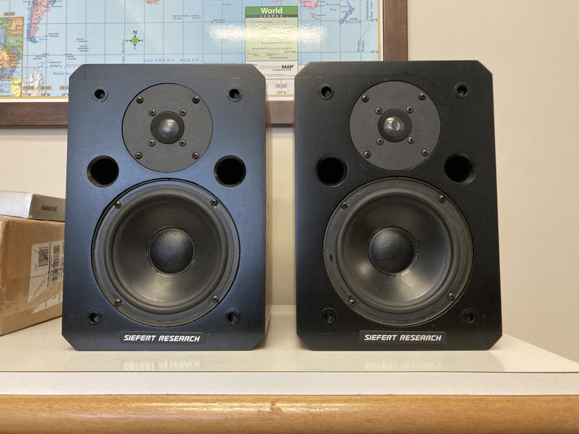 Siefert Research Maxim III, walnut, JGH fa... For Sale | Audiogon