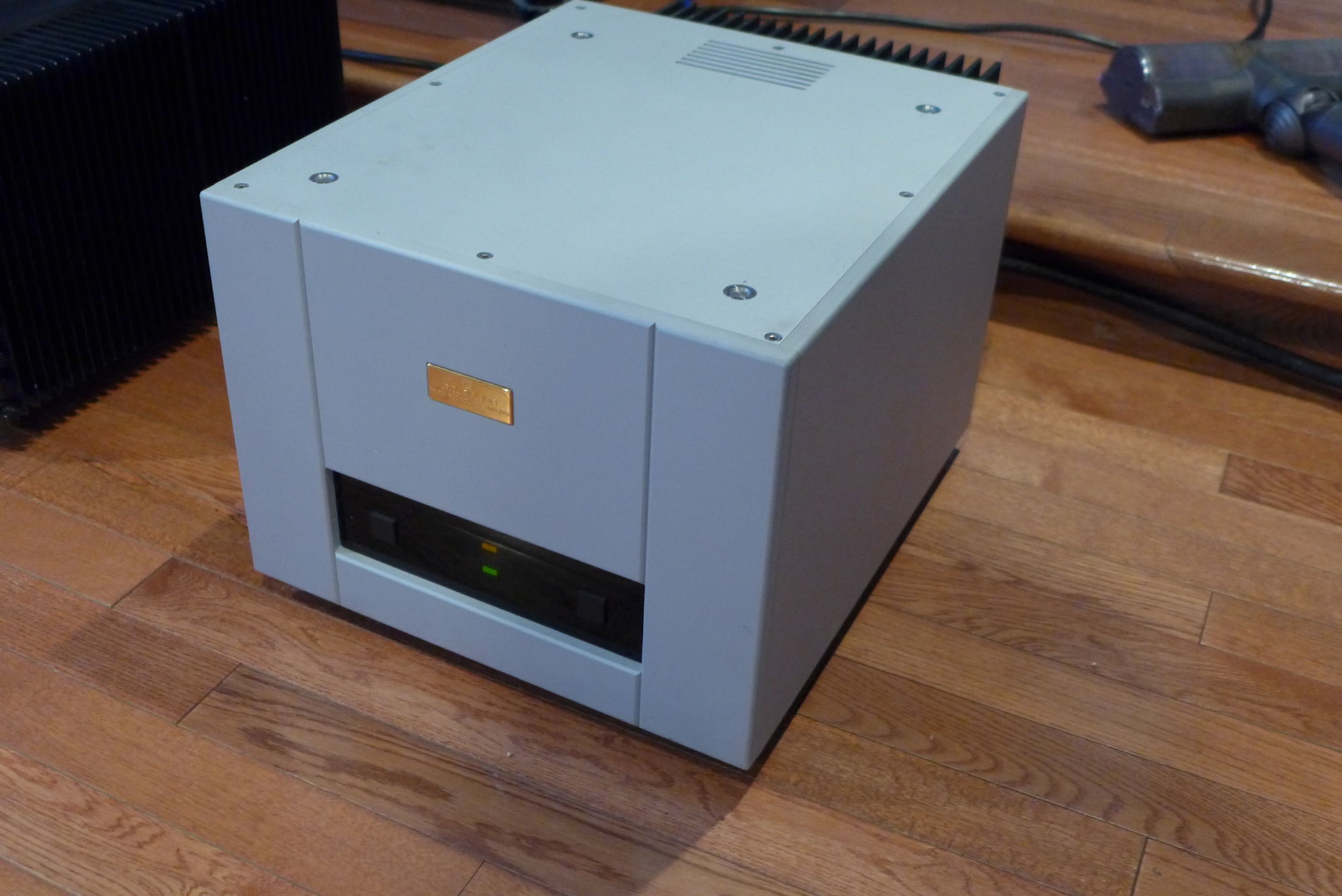 Goldmund Telos 600 mono amps - RARE - Reduced For Sale | Audiogon