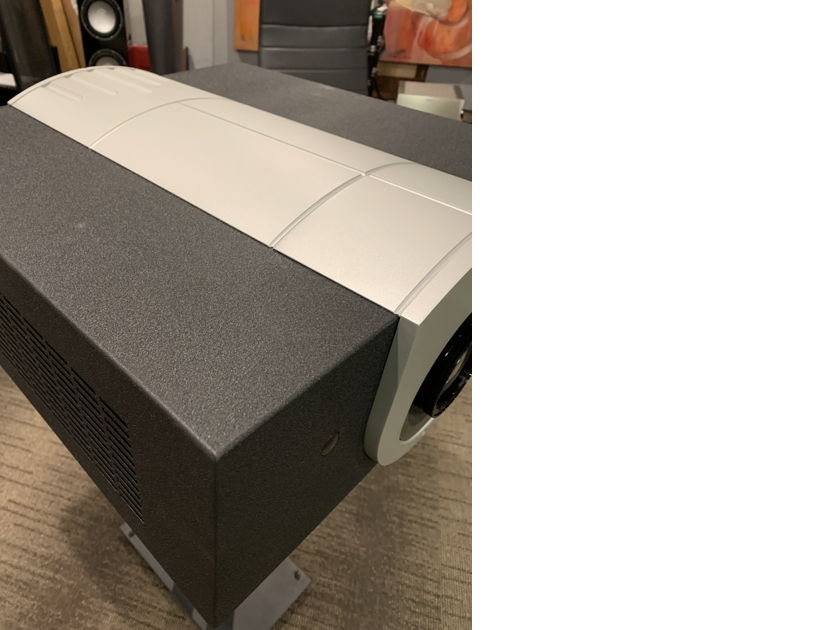 Runco Q750i For Sale | Audiogon