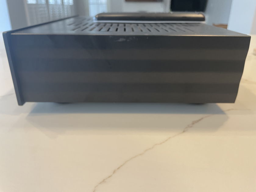 Cambridge Audio Azur 740a v2 For Sale | Audiogon