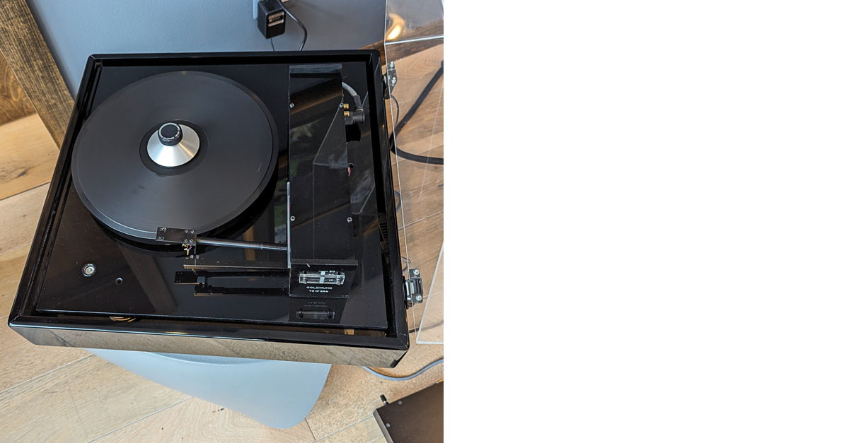 Goldmund Studio Turntable, T3 arm, PL8 con... For Sale | Audiogon