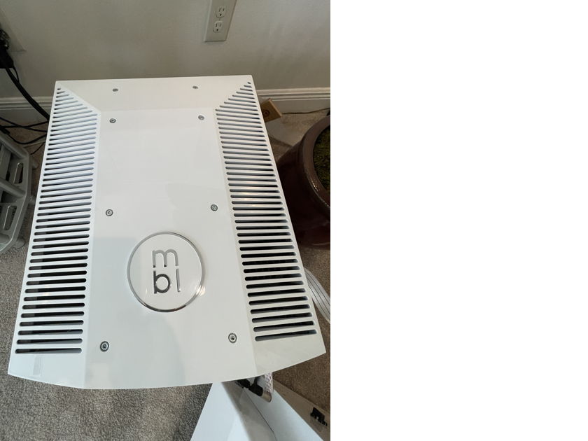 MBL 9008 A Amplifiers w/ HRS Stands (Pair,... For Sale | Audiogon