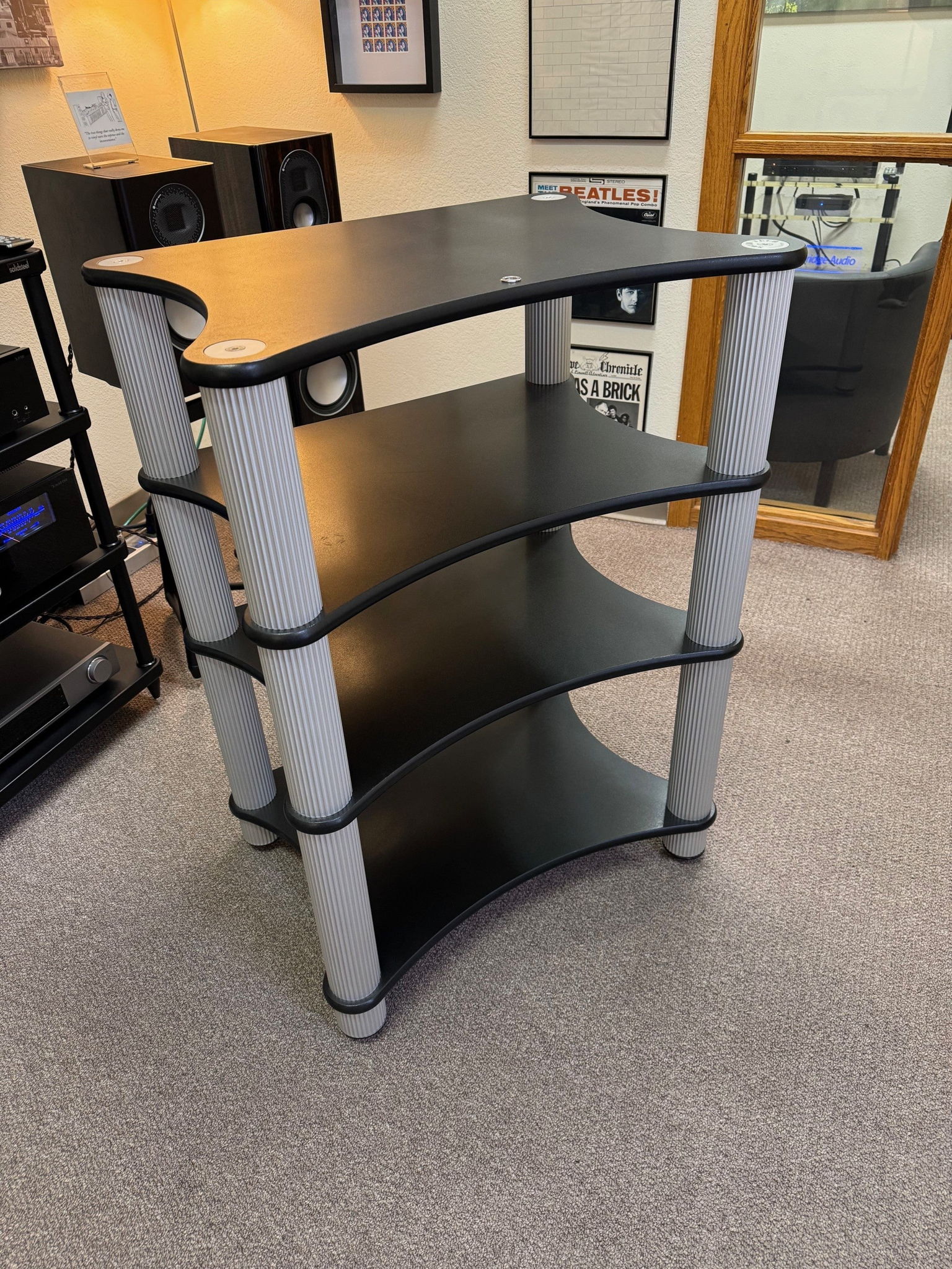 SOLID TECH RADIUS SOLO 4 HIFI AUDIO STAND ... For Sale | Audiogon