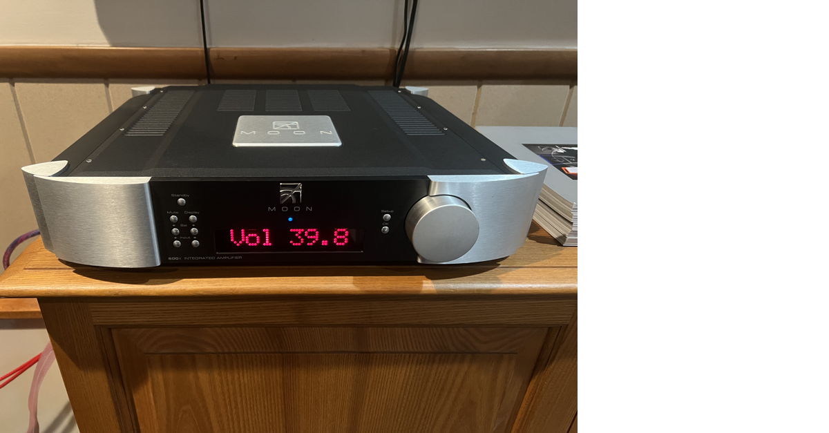 Simaudio Moon 600i v2 Integrated Amplifier For Sale | Audiogon