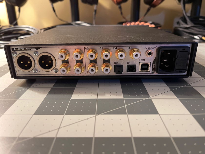 Benchmark DAC2 HGC - W/Remote For Sale | Audiogon