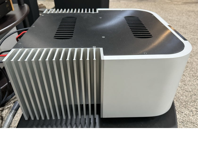 Classe Audio CA-2200 200 WPC Power Amplifier. For Sale | Audiogon