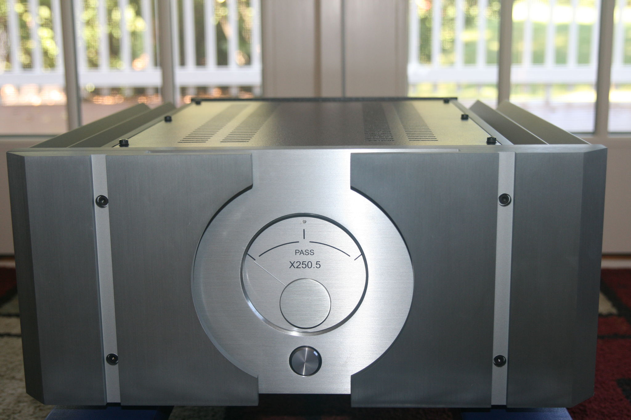 Pass Labs x250.5 in Great Condition For Sale | Audiogon