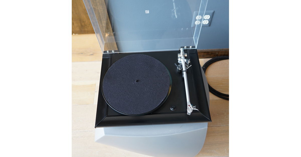 Rega P5 Turntable with Benz ACE Cartridge,... For Sale | Audiogon