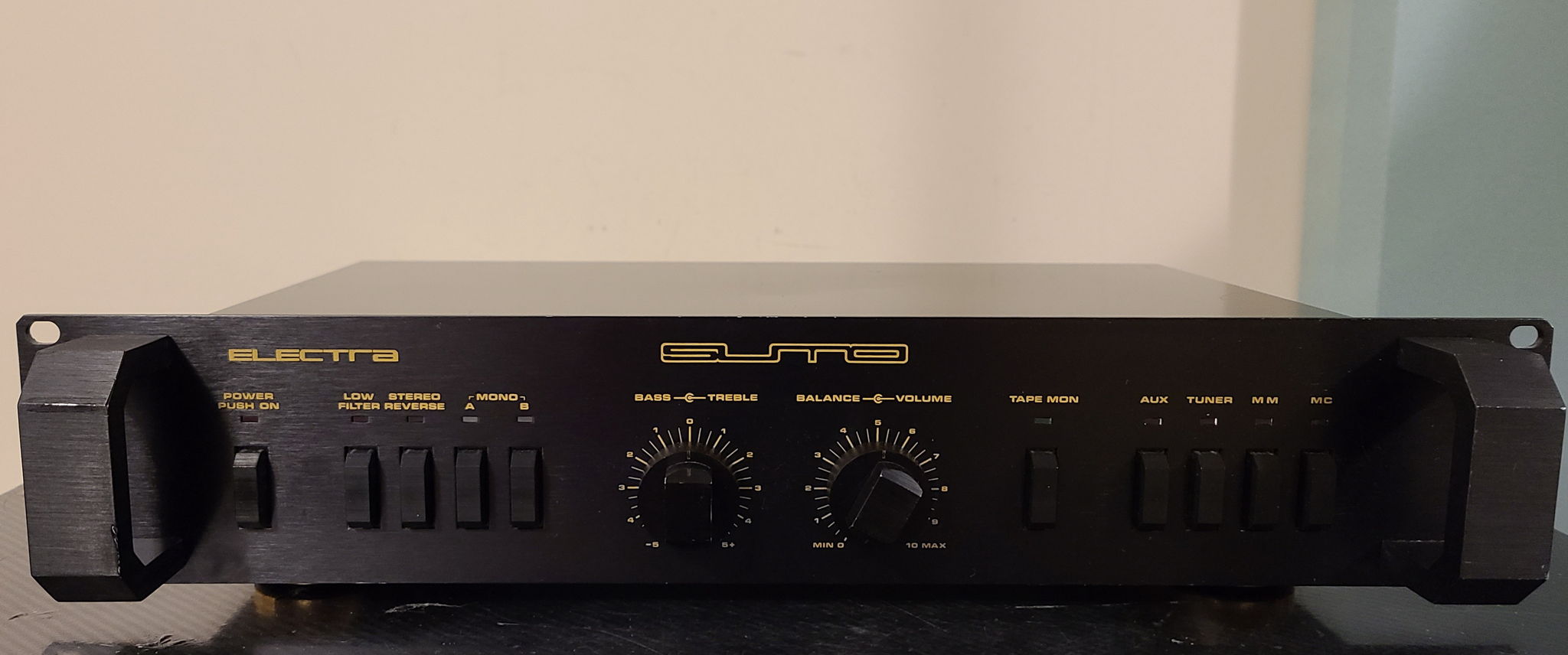Sumo Electra Stereo Preamplifier. For Sale | Audiogon