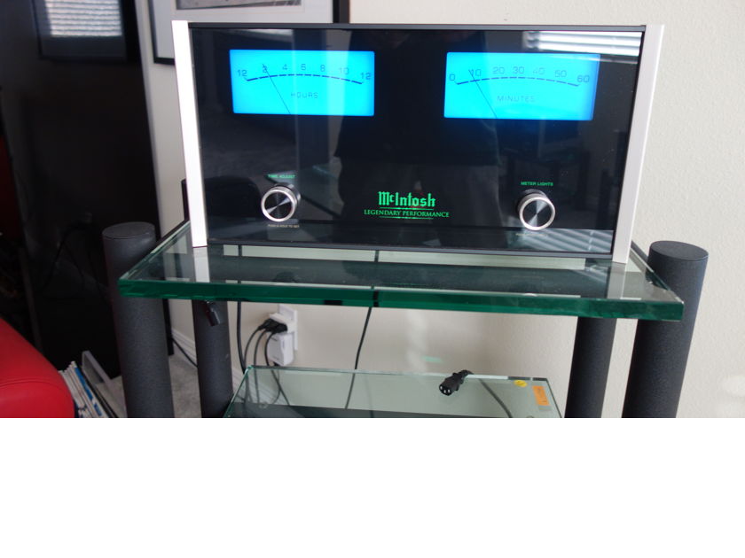 McIntosh MCLK12 Clock, Perfect Condition, Manual, Box | Tweaks | Audiogon