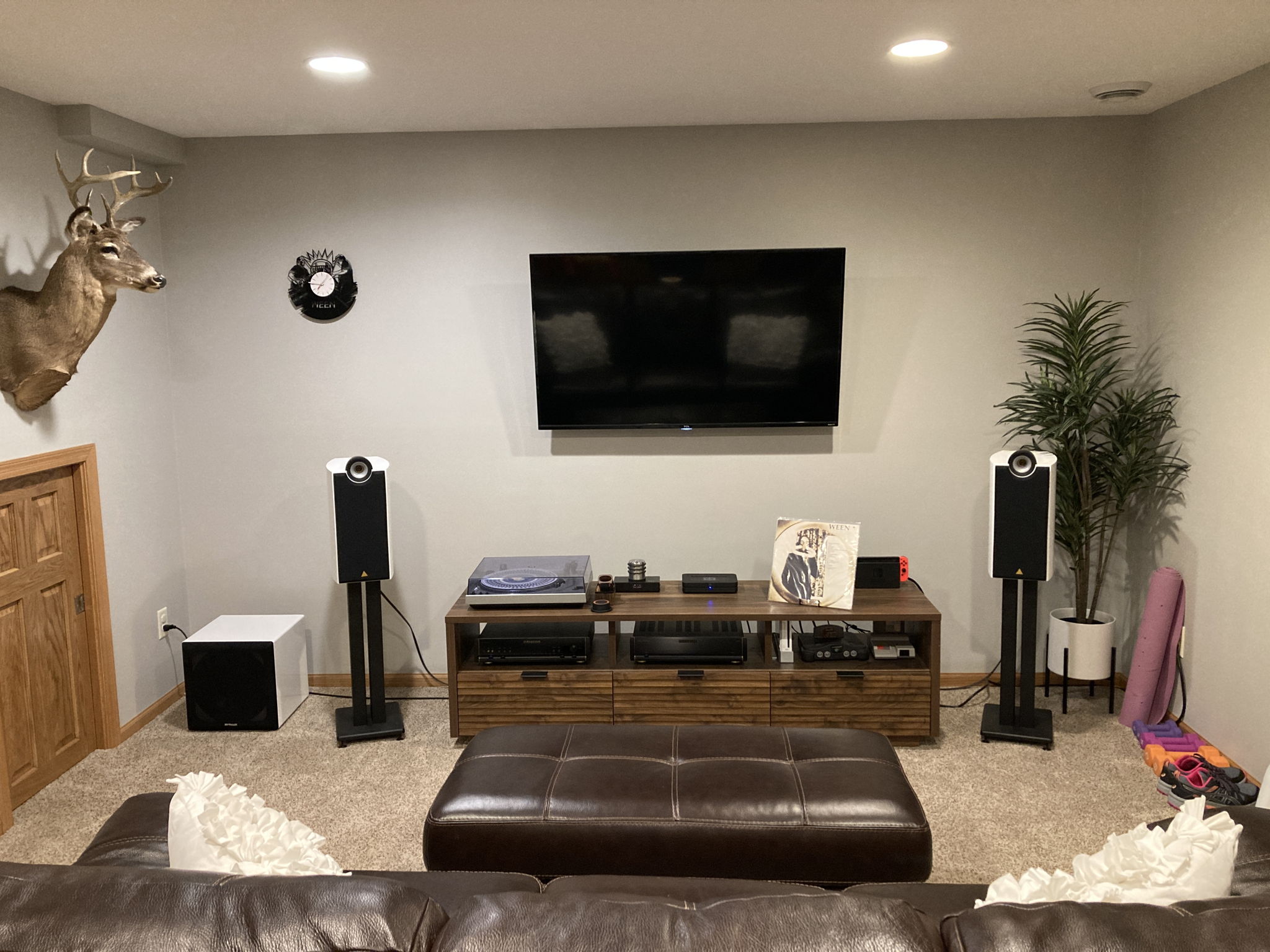 Basement Listening Room | Virtual Listening Room