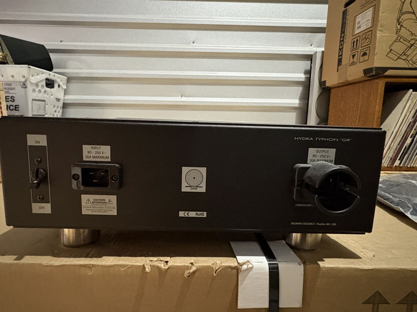 Shunyata Research HYDRA TYPHON QR in Silve... For Sale | Audiogon