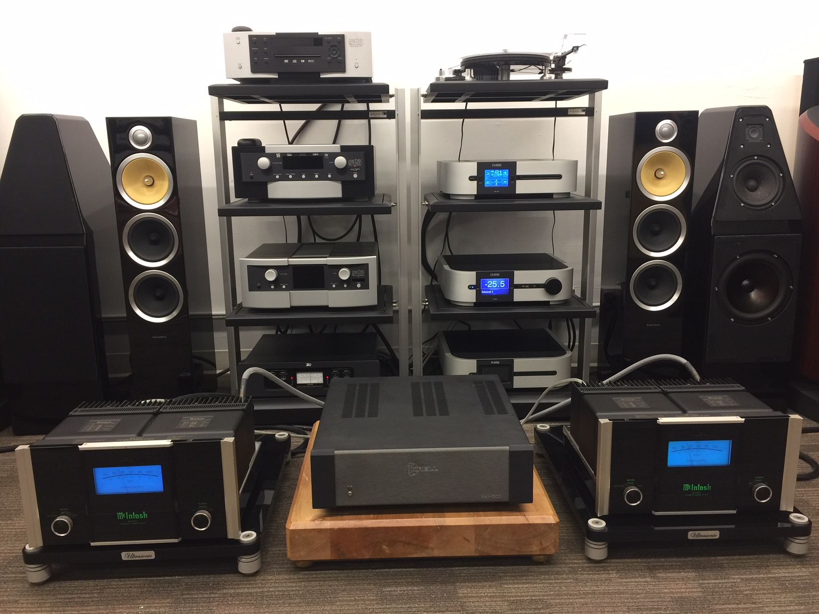 McIntosh MC-501 MC501 Monoblock Amplifiers For Sale | Audiogon