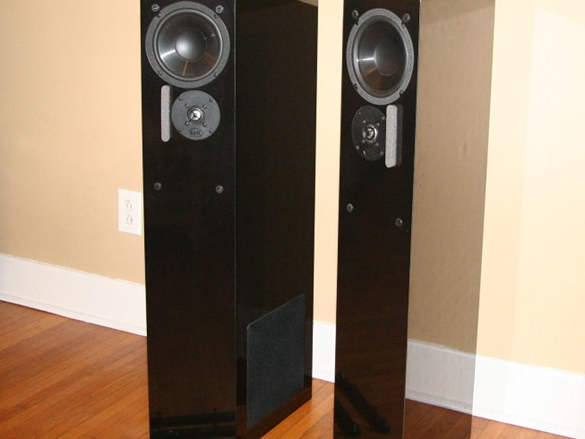 NHT 2.5i Piano Black Speakers | Full-Range | Audiogon