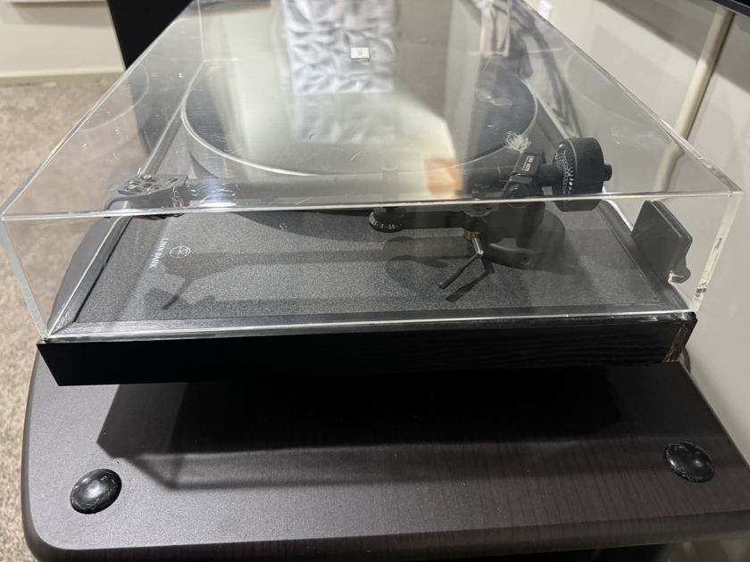 Linn Basik Turntable w Akito arm, Ortofon ... For Sale | Audiogon