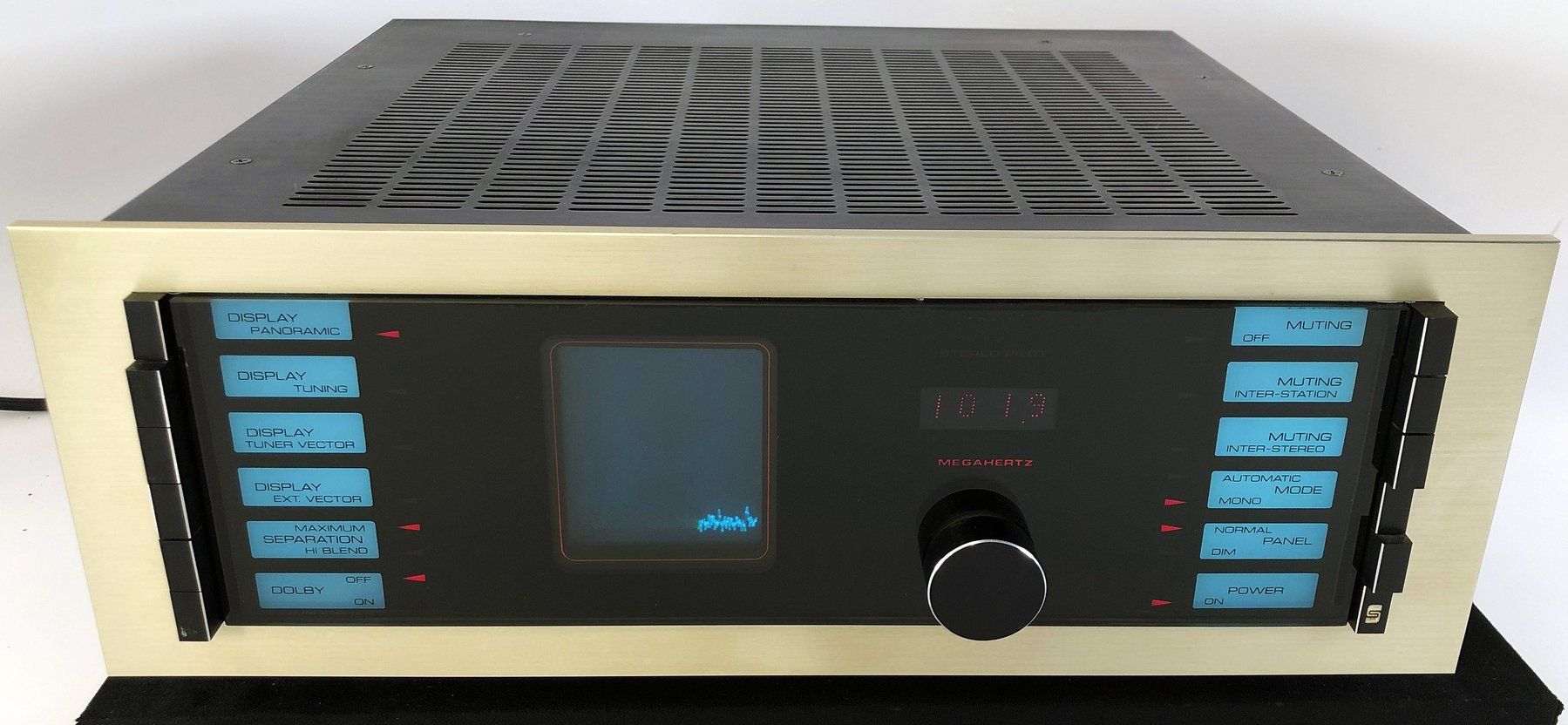 The Sequerra Model 1 FM Tuner in a SUPER R... For Sale | Audiogon