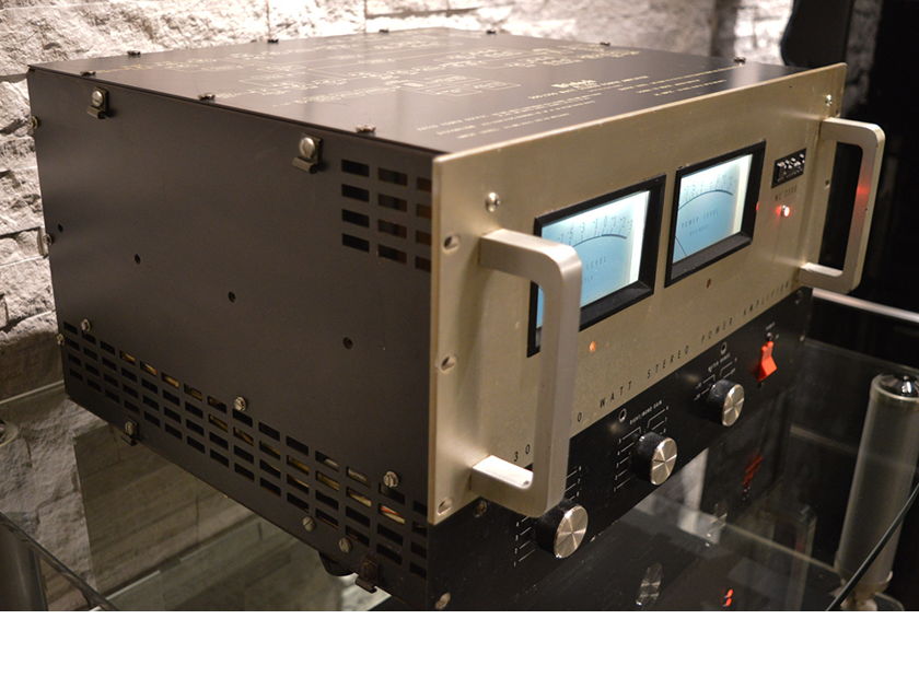 McIntosh MC-2300 Stereo / Mono Power Amplifier (300 wpc / 600 watts ...