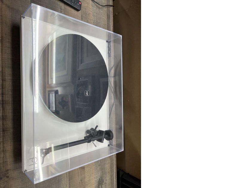 Rega P1 Turntable in White with extra Floa... For Sale | Audiogon