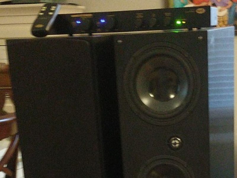 NHT VT-3 Speakers, Controller, and Remote For Sale | Audiogon