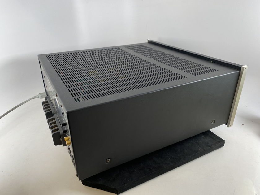 McIntosh MC300 Solid State Stereo Amplifie... For Sale | Audiogon