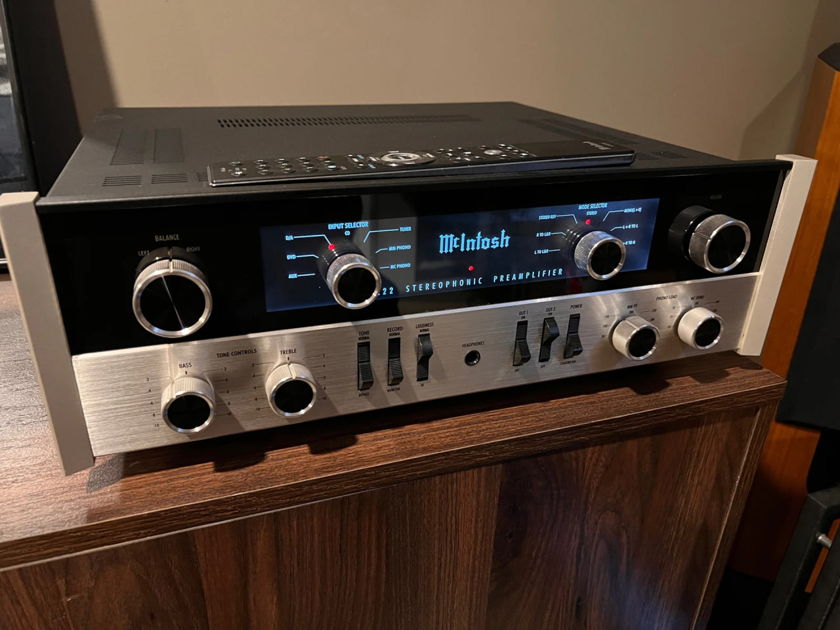 McIntosh C22 MK III Tube Preamplifier For Sale | Audiogon