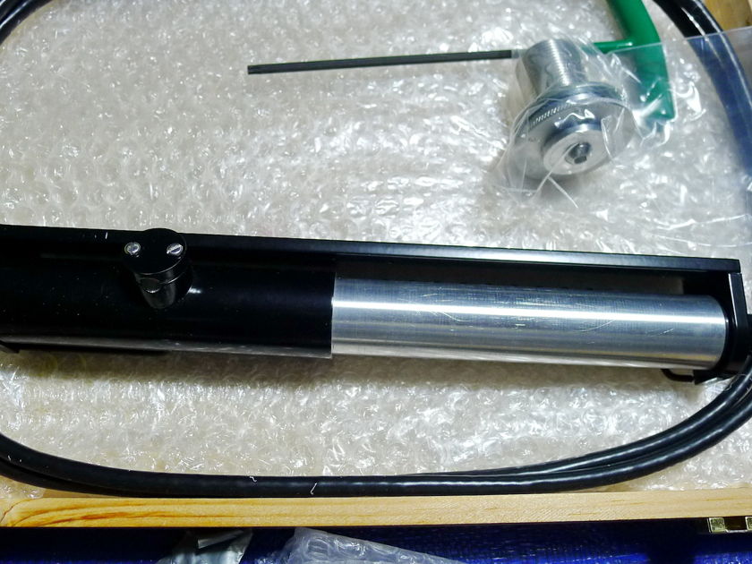 Decca London Reference air bearing linear tracking tonearm | Tonearms ...