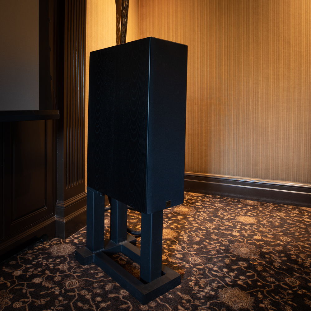 Aerial Acoustics LR-5: $3,500 with Stands For Sale | Audiogon