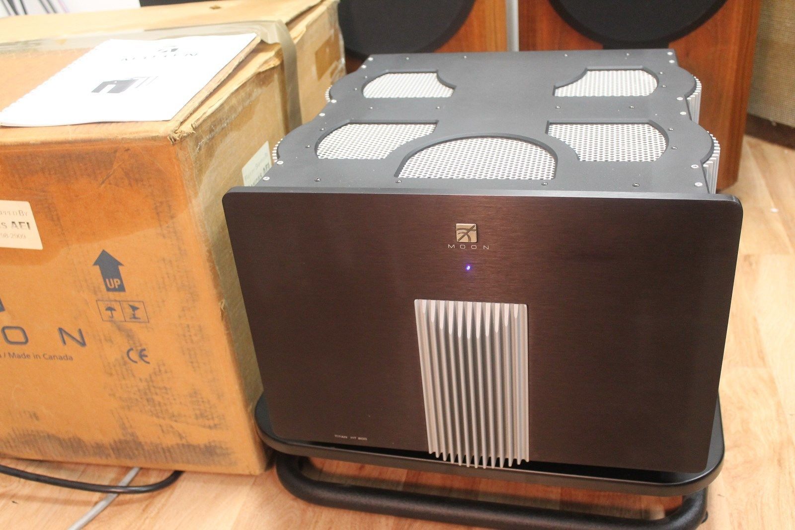 Simaudio Moon Titan HT-200 5 Channel Ampli... For Sale | Audiogon