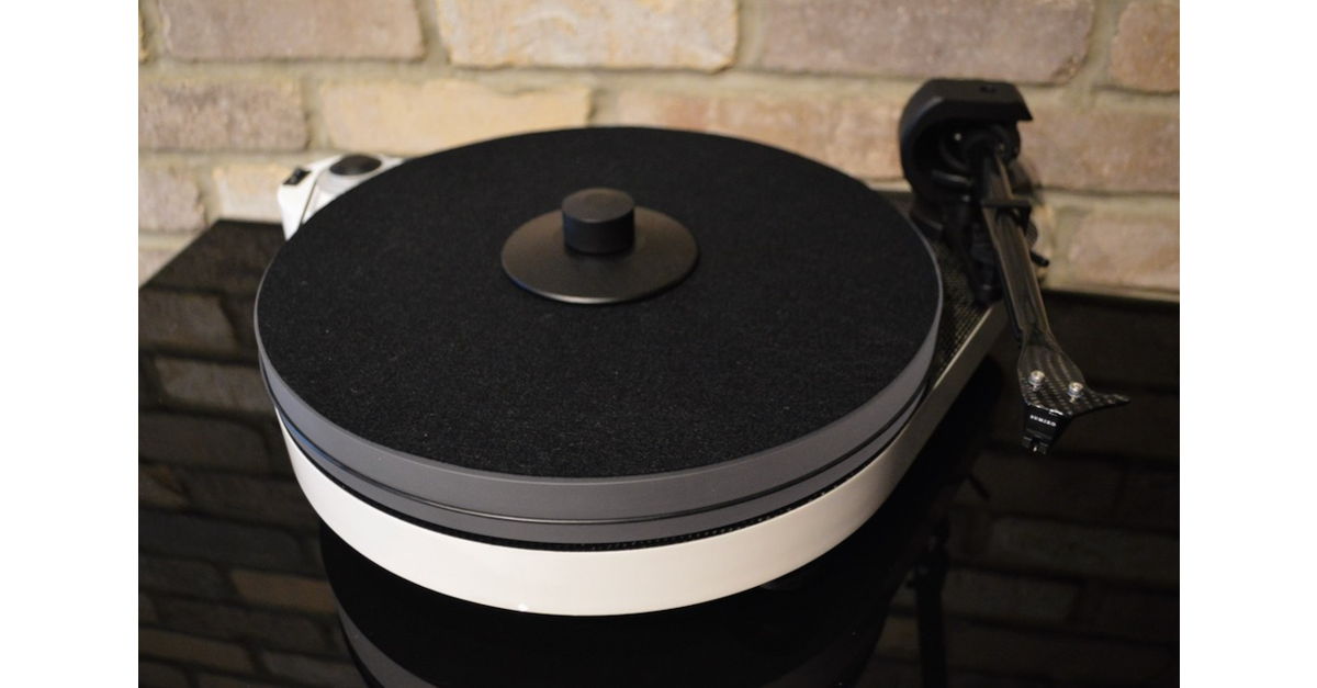 Pro-Ject RPM 5 Carbon Turntable in Gloss W... For Sale | Audiogon