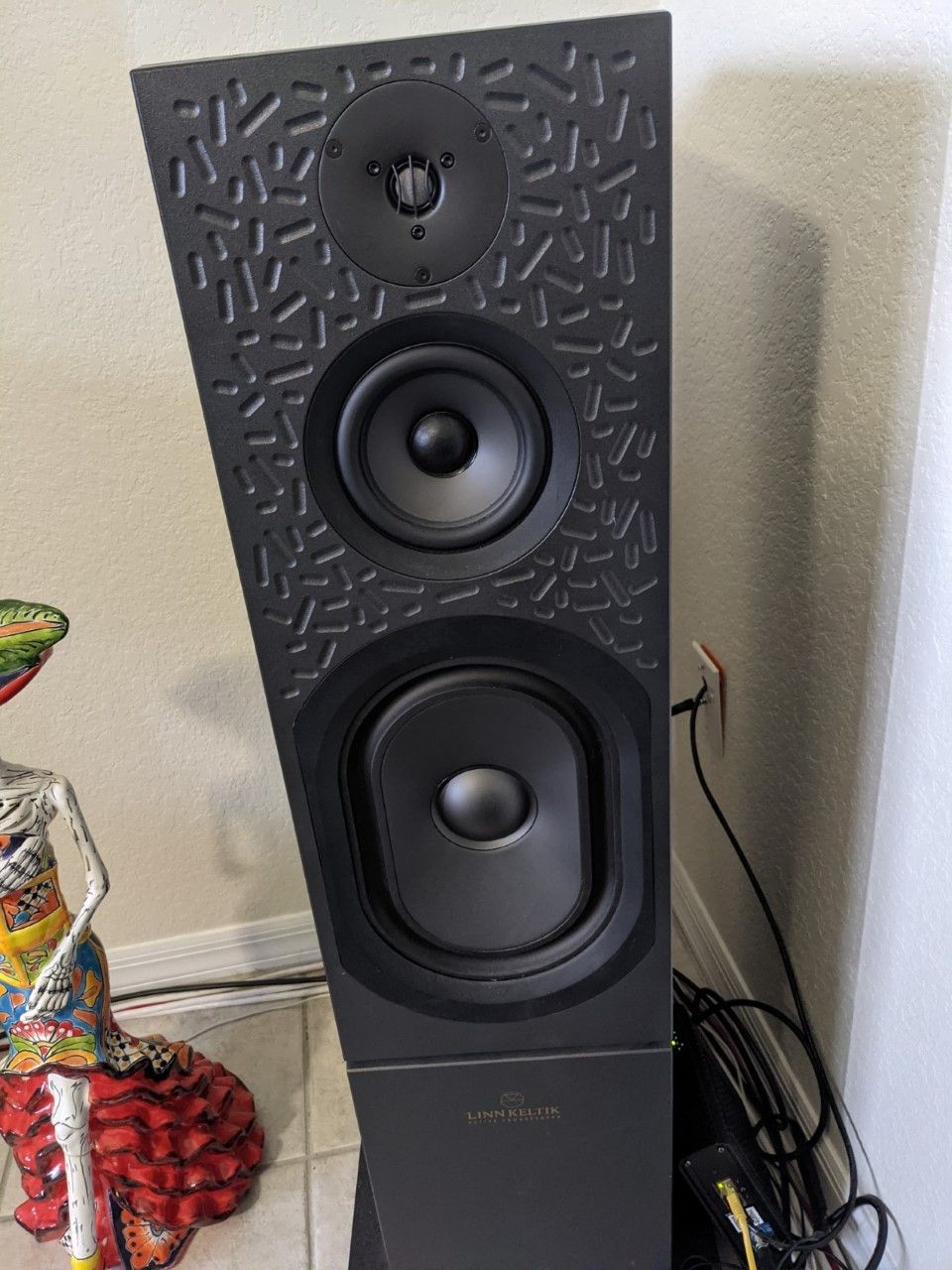 Linn Aktiv Keltik with Linn Aktiv Crossover For Sale | Audiogon