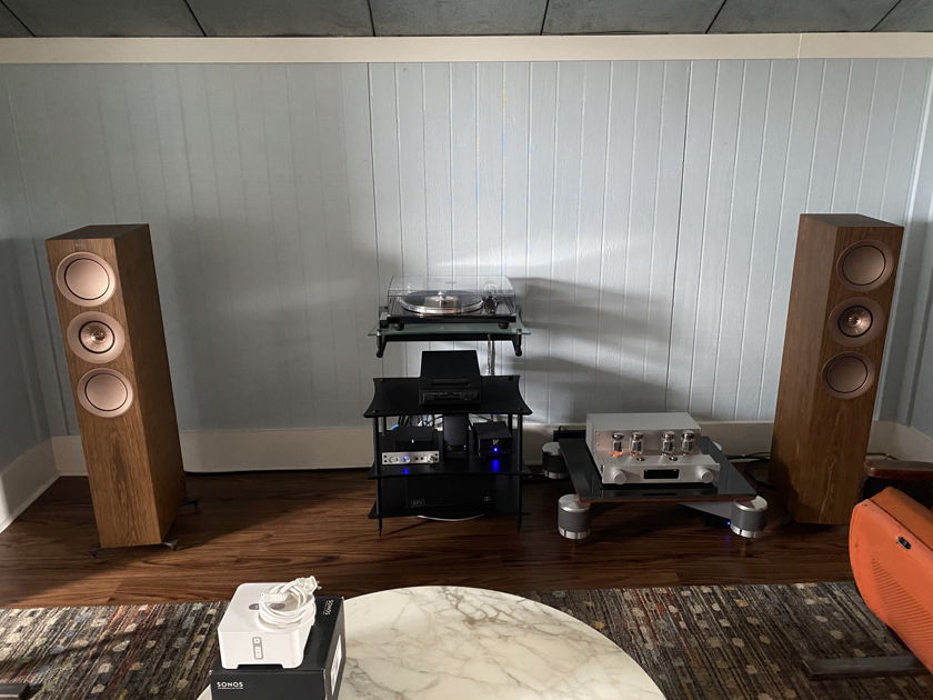 KEF R7 Walnut Finish Excellent Condition For Sale | Audiogon
