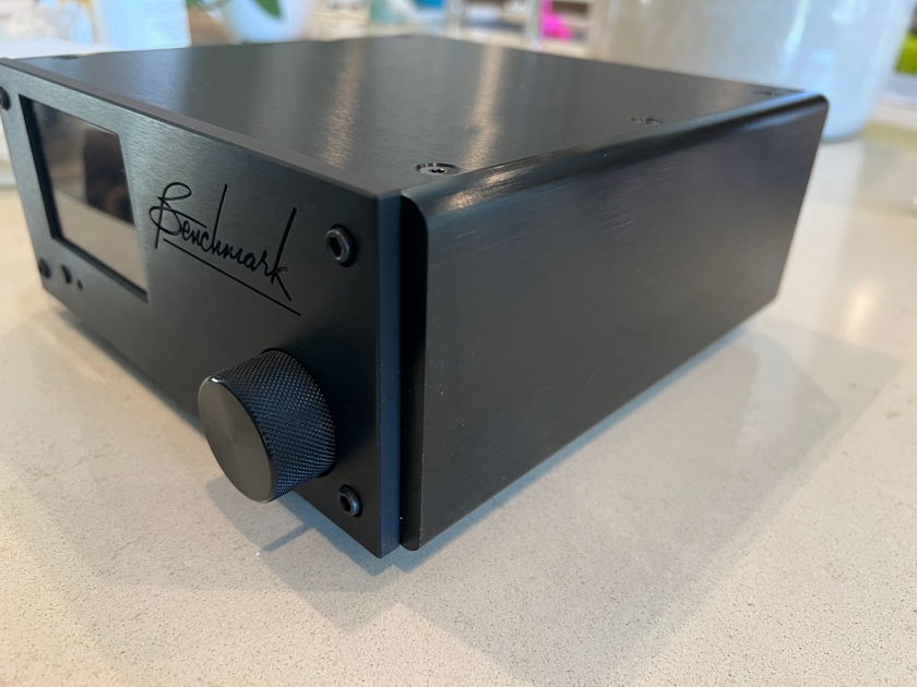 Benchmark Media LA4 Line Preamplifier (Wit... For Sale | Audiogon