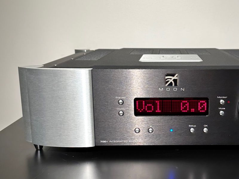 Moon 700i v2 Integrated- Retail $16,000- D... For Sale | Audiogon