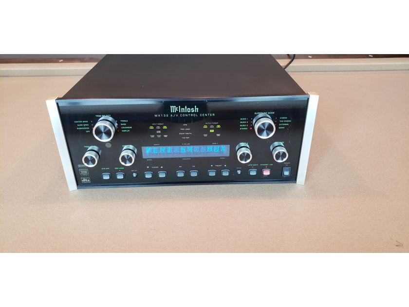 McIntosh MX132 A/V Control Center ~ Preamplifier ~ Tuner | Solid state ...