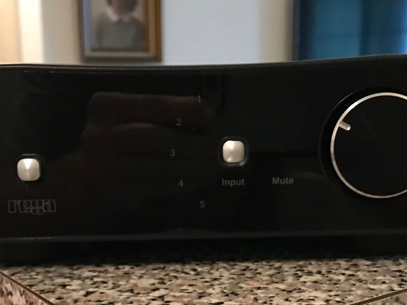 Rega Brio-R Integrated amplifier with phono stage | Solid state | Audiogon Rega Brio-R Integrated amplifier with phono stage | Solid state | Audiogon