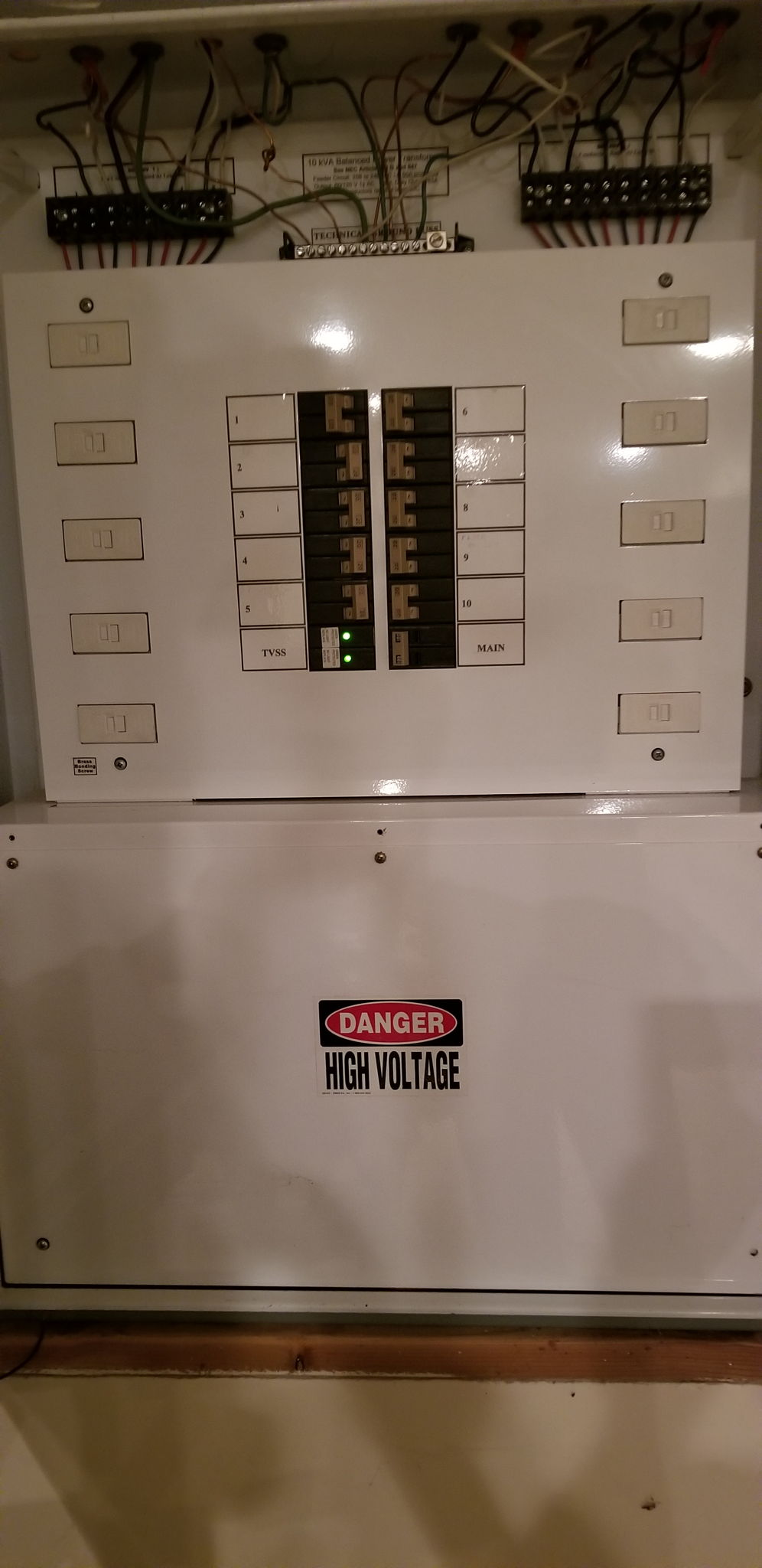 Equi=Tech equitech 10WQ Wall Conditioner For Sale | Audiogon